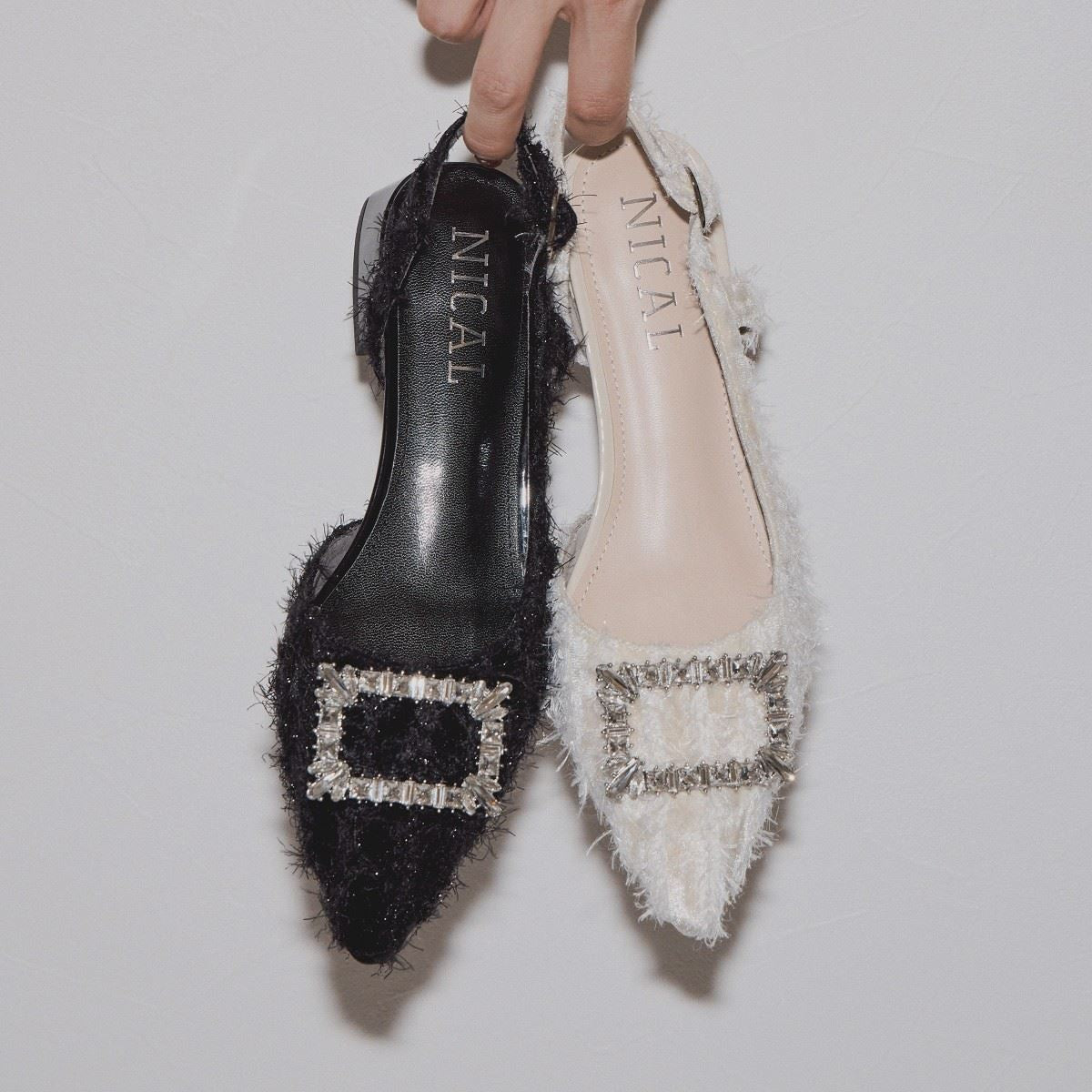 【SALE】ビジュー付きバックストラップパンプス/554502